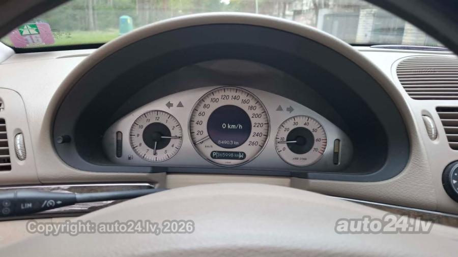 Melns Mercedes-Benz E-Class 2003 Tallina, ar dzinēja tilpumu 3.20 L un nobraukumu 366 tūkst. km par 1500 €, foto 12 vietnē AUTOMOTO.COM.LV