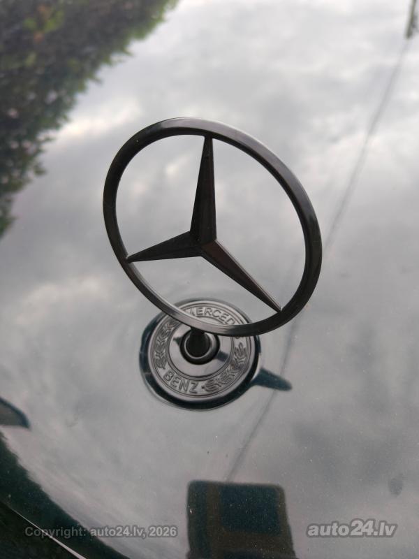 Melns Mercedes-Benz E-Class 2003 Pērnava, ar dzinēja tilpumu 5.00 L un nobraukumu 316 tūkst. km par 6999 €, foto 3 vietnē AUTOMOTO.COM.LV