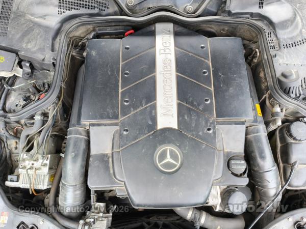 Melns Mercedes-Benz E-Class 2003 Pērnava, ar dzinēja tilpumu 5.00 L un nobraukumu 316 tūkst. km par 6999 €, foto 5 vietnē AUTOMOTO.COM.LV