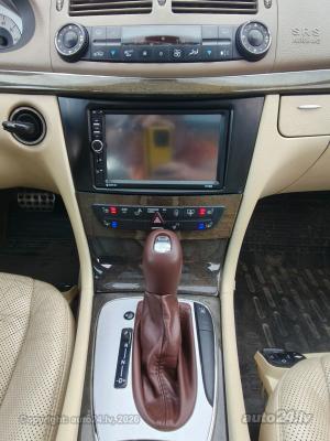 Black Mercedes-Benz E-Class 2003 in Parnu, with an engine capacity of 5.00 L and mileage of 316 thousand km for 6999 €, photo 9 on AUTOMOTO.COM.LV
