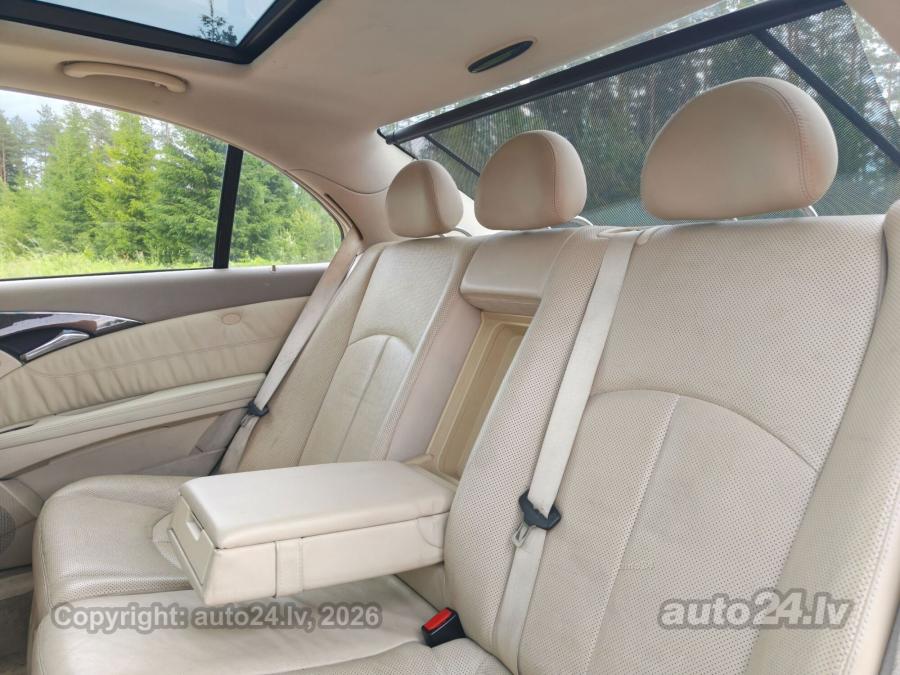Black Mercedes-Benz E-Class 2003 in Parnu, with an engine capacity of 5.00 L and mileage of 316 thousand km for 6999 €, photo 16 on AUTOMOTO.COM.LV
