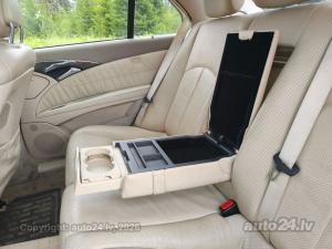 Black Mercedes-Benz E-Class 2003 in Parnu, with an engine capacity of 5.00 L and mileage of 316 thousand km for 6999 €, photo 17 on AUTOMOTO.COM.LV