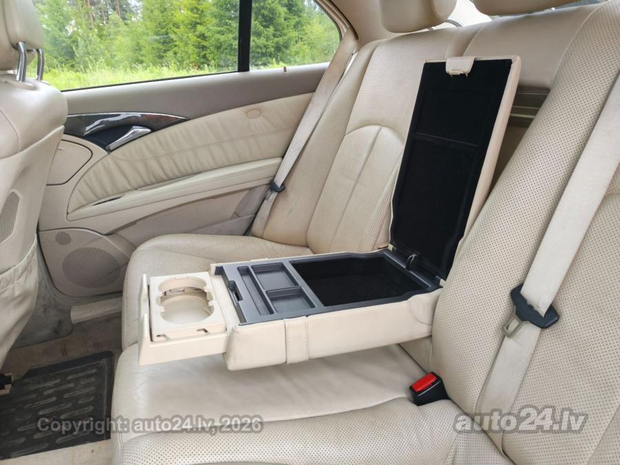 Black Mercedes-Benz E-Class 2003 in Parnu, with an engine capacity of 5.00 L and mileage of 316 thousand km for 6999 €, photo 17 on AUTOMOTO.COM.LV