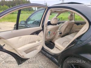 Black Mercedes-Benz E-Class 2003 in Parnu, with an engine capacity of 5.00 L and mileage of 316 thousand km for 6999 €, photo 23 on AUTOMOTO.COM.LV