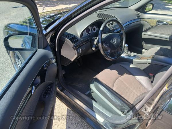 Melns Mercedes-Benz E-Class 2003 Veru, ar dzinēja tilpumu 2.70 L un nobraukumu 357 tūkst. km par 4800 €, foto 10 vietnē AUTOMOTO.COM.LV