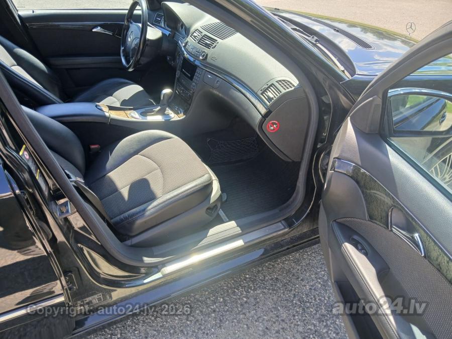 Melns Mercedes-Benz E-Class 2003 Veru, ar dzinēja tilpumu 2.70 L un nobraukumu 357 tūkst. km par 4800 €, foto 12 vietnē AUTOMOTO.COM.LV