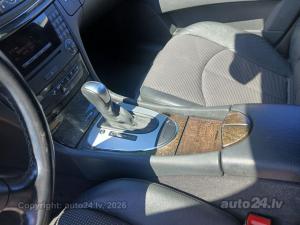 Melns Mercedes-Benz E-Class 2003 Veru, ar dzinēja tilpumu 2.70 L un nobraukumu 357 tūkst. km par 4800 €, foto 15 vietnē AUTOMOTO.COM.LV