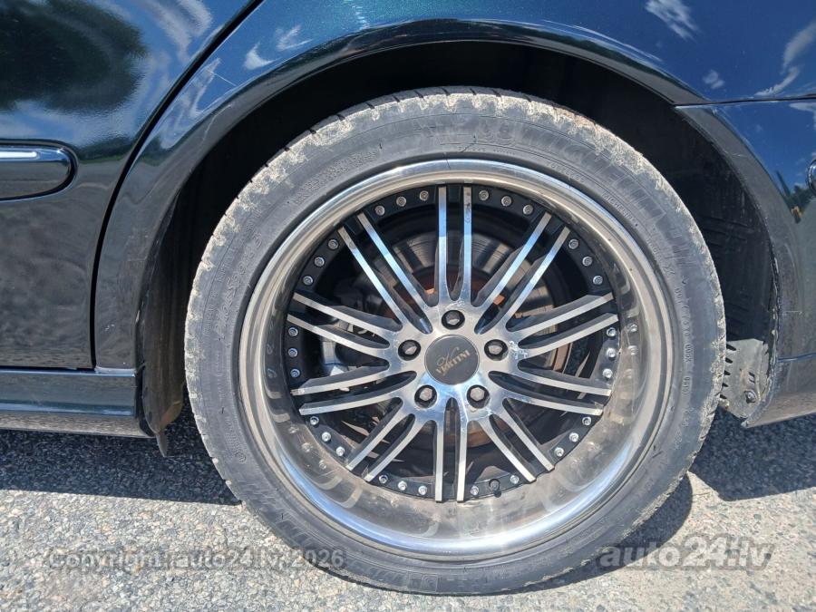 Melns Mercedes-Benz E-Class 2003 Veru, ar dzinēja tilpumu 2.70 L un nobraukumu 357 tūkst. km par 4800 €, foto 17 vietnē AUTOMOTO.COM.LV