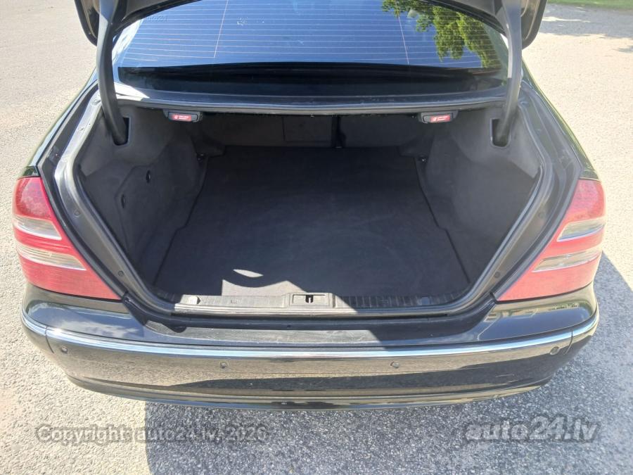 Melns Mercedes-Benz E-Class 2003 Veru, ar dzinēja tilpumu 2.70 L un nobraukumu 357 tūkst. km par 4800 €, foto 18 vietnē AUTOMOTO.COM.LV