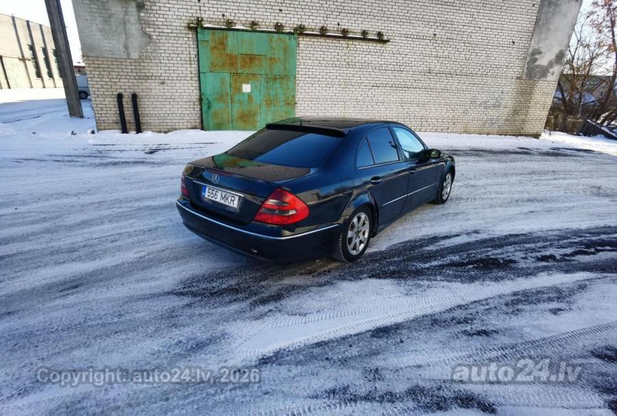 Melns Mercedes-Benz E-Class 2004 Veru, ar dzinēja tilpumu 3.20 L un nobraukumu 0 tūkst. km par 2000 €, foto 3 vietnē AUTOMOTO.COM.LV