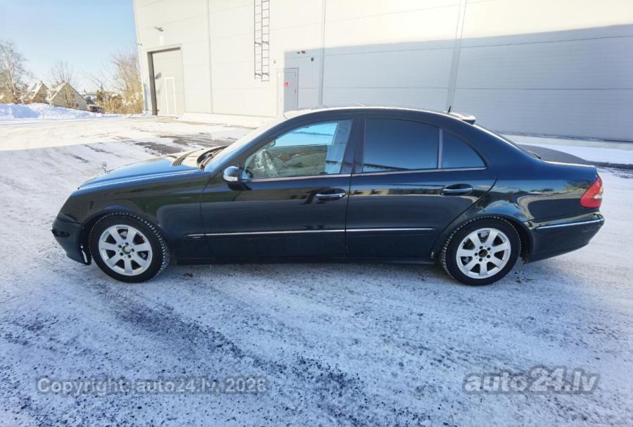 Melns Mercedes-Benz E-Class 2004 Veru, ar dzinēja tilpumu 3.20 L un nobraukumu 0 tūkst. km par 2000 €, foto 6 vietnē AUTOMOTO.COM.LV