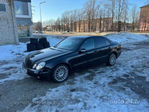 Melns Mercedes-Benz E-Class 2004 Narva, ar dzinēja tilpumu 2.10 L un nobraukumu 412 tūkst. km par 1999 €, foto 4 vietnē AUTOMOTO.COM.LV