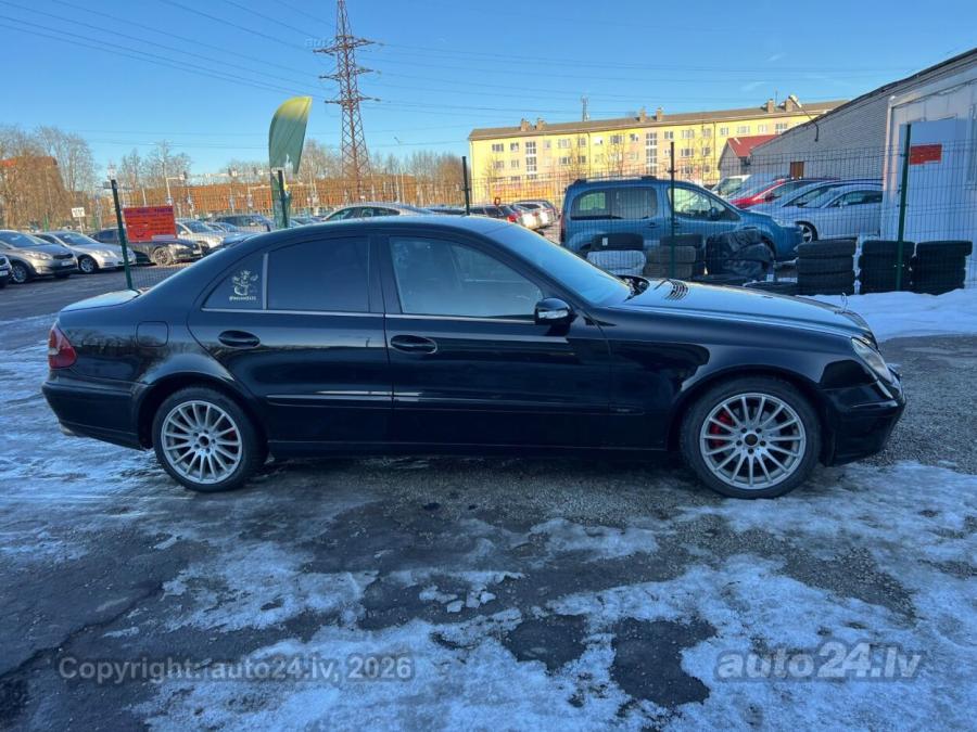 Melns Mercedes-Benz E-Class 2004 Narva, ar dzinēja tilpumu 2.10 L un nobraukumu 412 tūkst. km par 1999 €, foto 9 vietnē AUTOMOTO.COM.LV
