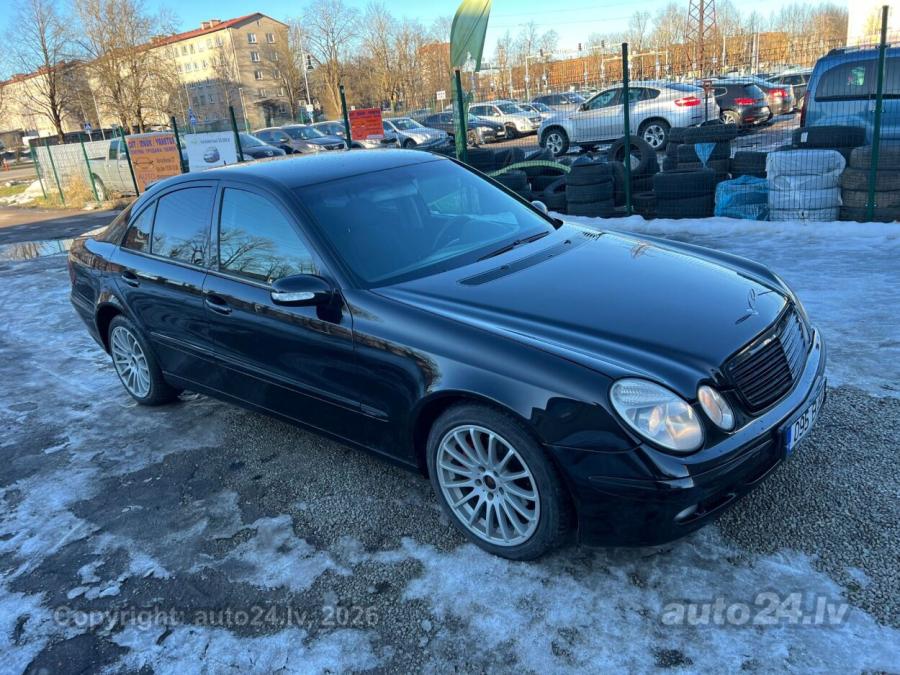 Melns Mercedes-Benz E-Class 2004 Narva, ar dzinēja tilpumu 2.10 L un nobraukumu 412 tūkst. km par 1999 €, foto 11 vietnē AUTOMOTO.COM.LV