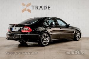 Melns Mercedes-Benz E-Class 2004 Pērnava, ar dzinēja tilpumu 2.10 L un nobraukumu 403 tūkst. km par 2990 €, foto 11 vietnē AUTOMOTO.COM.LV