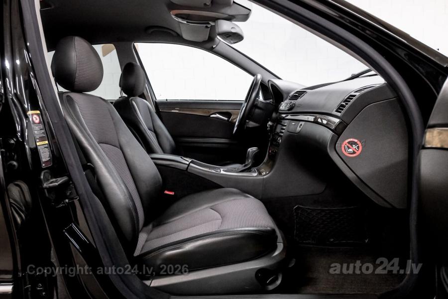 Melns Mercedes-Benz E-Class 2004 Pērnava, ar dzinēja tilpumu 2.10 L un nobraukumu 403 tūkst. km par 2990 €, foto 13 vietnē AUTOMOTO.COM.LV