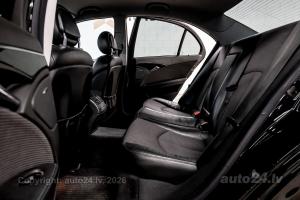 Melns Mercedes-Benz E-Class 2004 Pērnava, ar dzinēja tilpumu 2.10 L un nobraukumu 403 tūkst. km par 2990 €, foto 14 vietnē AUTOMOTO.COM.LV