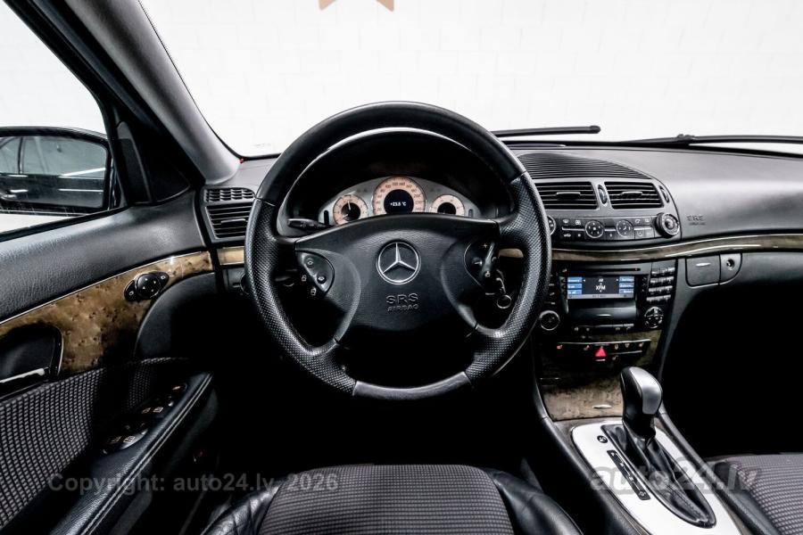 Melns Mercedes-Benz E-Class 2004 Pērnava, ar dzinēja tilpumu 2.10 L un nobraukumu 403 tūkst. km par 2990 €, foto 16 vietnē AUTOMOTO.COM.LV