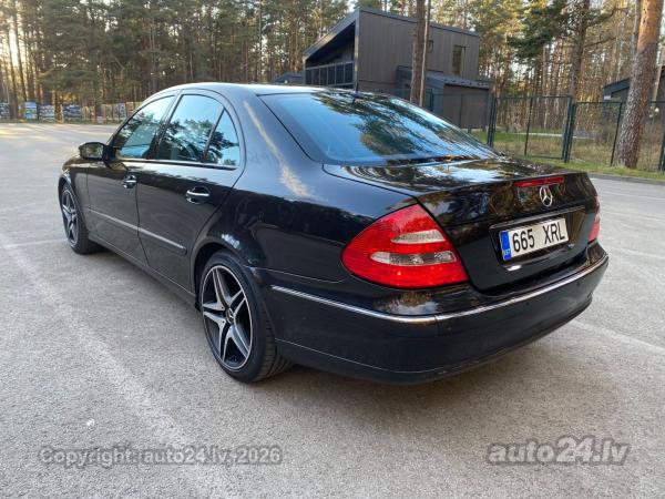 Black Mercedes-Benz E-Class 2005 in Tallinn, with an engine capacity of 3.20 L and mileage of 344 thousand km for 5999 €, photo 5 on AUTOMOTO.COM.LV