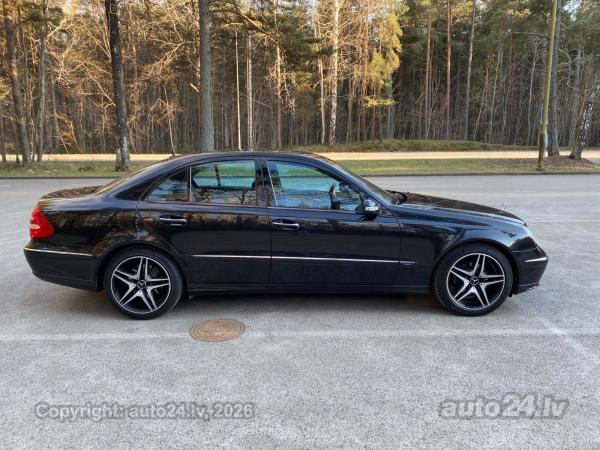 Black Mercedes-Benz E-Class 2005 in Tallinn, with an engine capacity of 3.20 L and mileage of 344 thousand km for 5999 €, photo 6 on AUTOMOTO.COM.LV