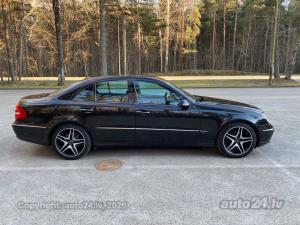 Melns Mercedes-Benz E-Class 2005 Tallina, ar dzinēja tilpumu 3.20 L un nobraukumu 344 tūkst. km par 5999 €, foto 7 vietnē AUTOMOTO.COM.LV