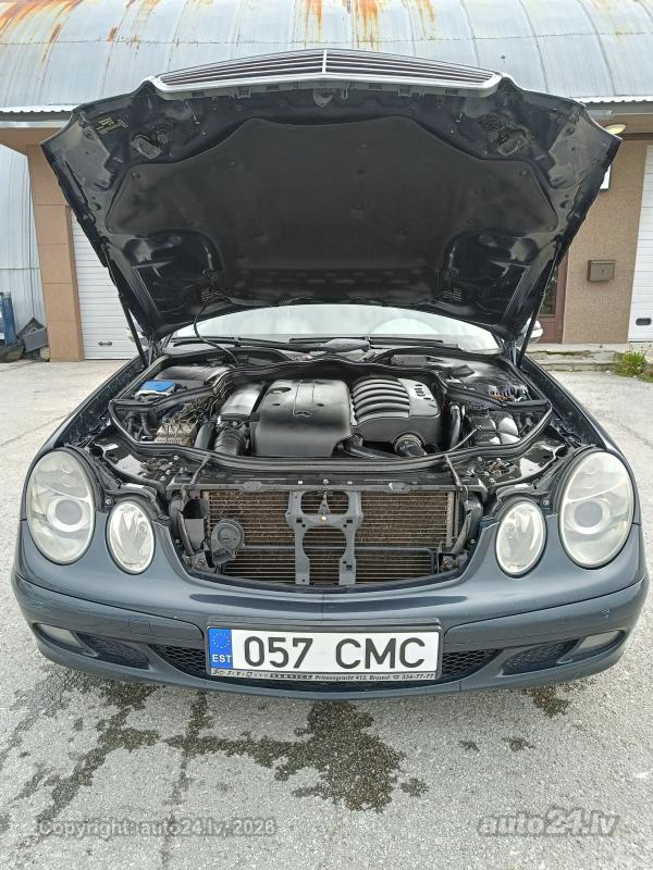 Melns Mercedes-Benz E-Class 2005 Tallina, ar dzinēja tilpumu 2.70 L un nobraukumu 340 tūkst. km par 2999 €, foto 11 vietnē AUTOMOTO.COM.LV