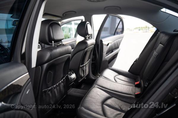 Melns Mercedes-Benz E-Class 2006 Tallina, ar dzinēja tilpumu 3.00 L un nobraukumu 0 tūkst. km par 2999 €, foto 4 vietnē AUTOMOTO.COM.LV
