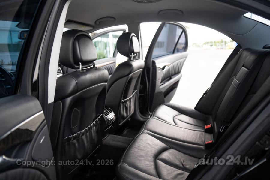 Melns Mercedes-Benz E-Class 2006 Tallina, ar dzinēja tilpumu 3.00 L un nobraukumu 0 tūkst. km par 2999 €, foto 5 vietnē AUTOMOTO.COM.LV