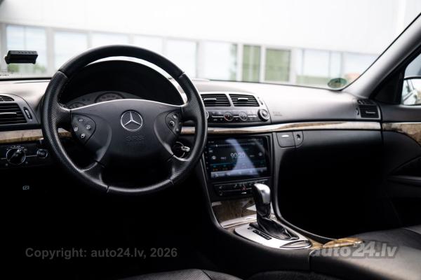 Melns Mercedes-Benz E-Class 2006 Tallina, ar dzinēja tilpumu 3.00 L un nobraukumu 0 tūkst. km par 2999 €, foto 5 vietnē AUTOMOTO.COM.LV