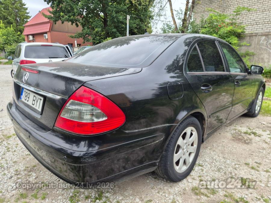 Black Mercedes-Benz E-Class 2006 in Tallinn, with an engine capacity of 3.00 L and mileage of 180 thousand km for 999 €, photo 4 on AUTOMOTO.COM.LV