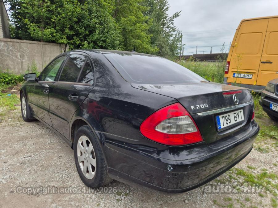 Black Mercedes-Benz E-Class 2006 in Tallinn, with an engine capacity of 3.00 L and mileage of 180 thousand km for 999 €, photo 5 on AUTOMOTO.COM.LV