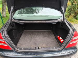 Melns Mercedes-Benz E-Class 2006 Tallina, ar dzinēja tilpumu 1.80 L un nobraukumu 291 tūkst. km par 2490 €, foto 8 vietnē AUTOMOTO.COM.LV