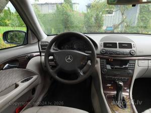 Melns Mercedes-Benz E-Class 2006 Tallina, ar dzinēja tilpumu 1.80 L un nobraukumu 291 tūkst. km par 2490 €, foto 9 vietnē AUTOMOTO.COM.LV