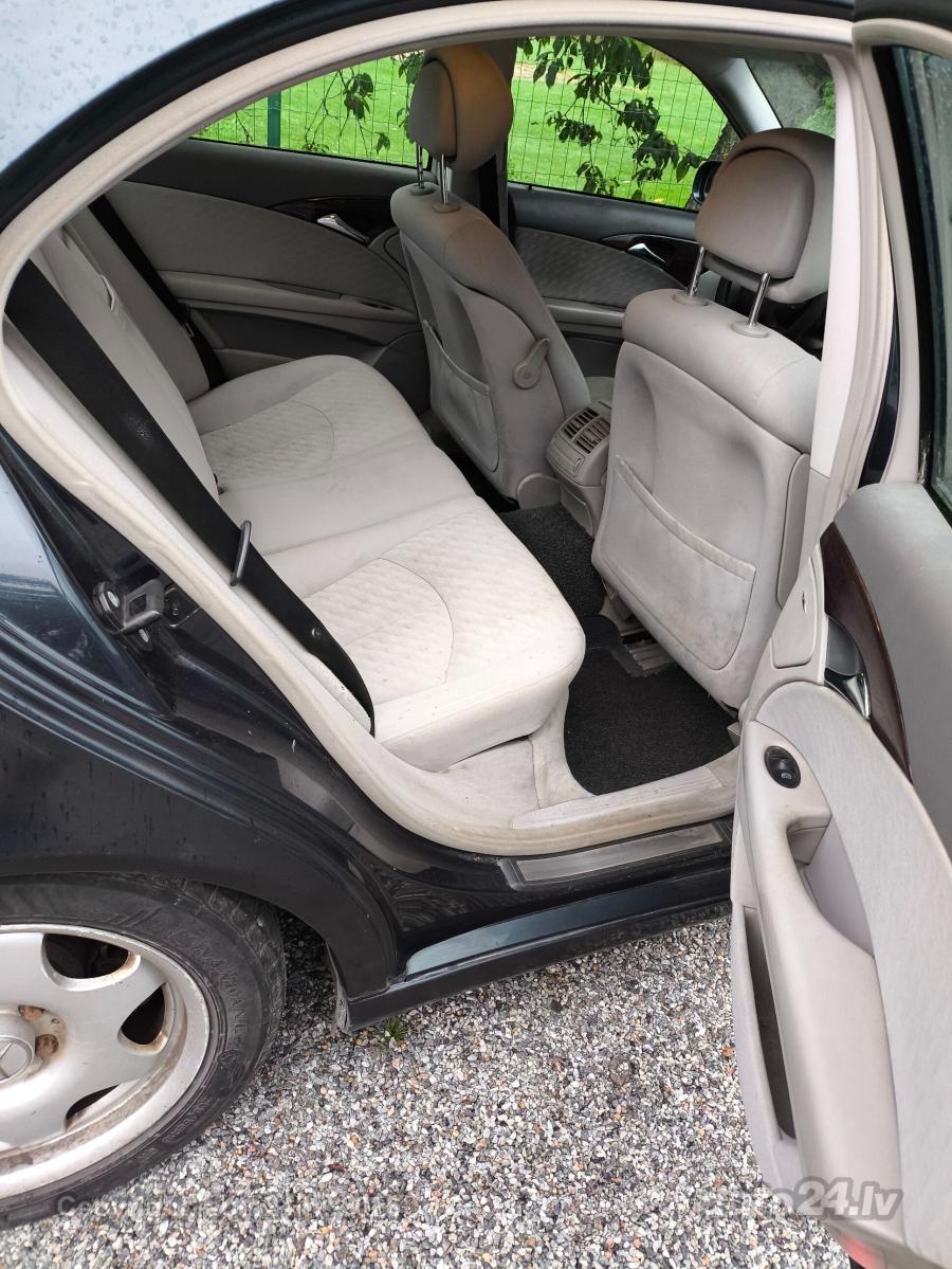 Melns Mercedes-Benz E-Class 2006 Tallina, ar dzinēja tilpumu 1.80 L un nobraukumu 291 tūkst. km par 2490 €, foto 10 vietnē AUTOMOTO.COM.LV