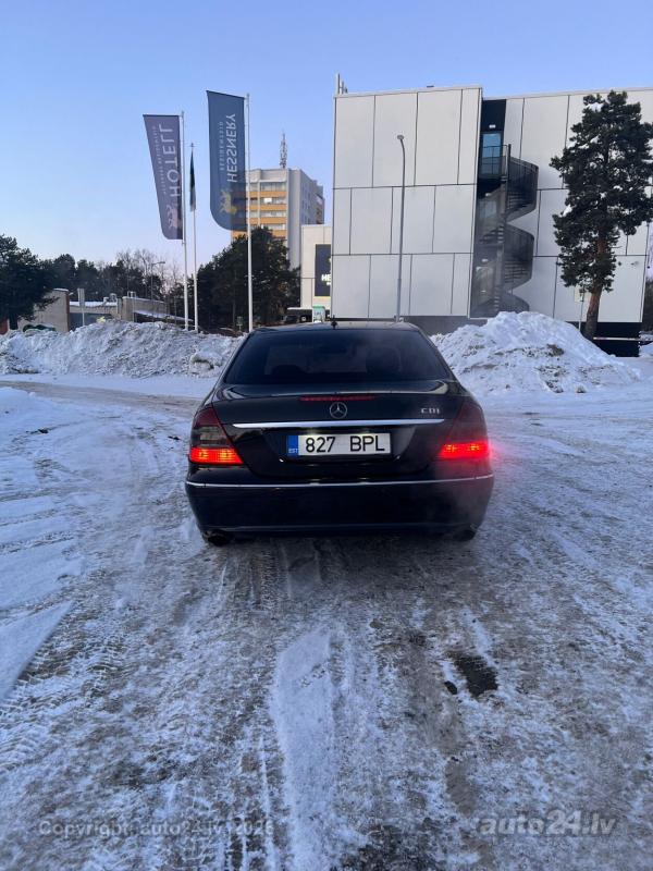 Melns Mercedes-Benz E-Class 2007 Tallina, ar dzinēja tilpumu 3.00 L un nobraukumu 320 tūkst. km par 4444 €, foto 4 vietnē AUTOMOTO.COM.LV