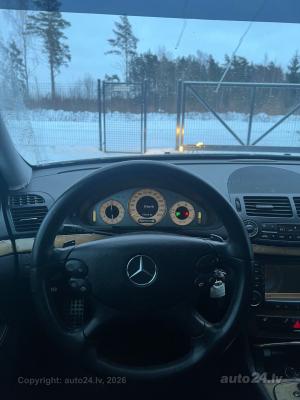 Melns Mercedes-Benz E-Class 2007 Tallina, ar dzinēja tilpumu 3.00 L un nobraukumu 320 tūkst. km par 4444 €, foto 10 vietnē AUTOMOTO.COM.LV