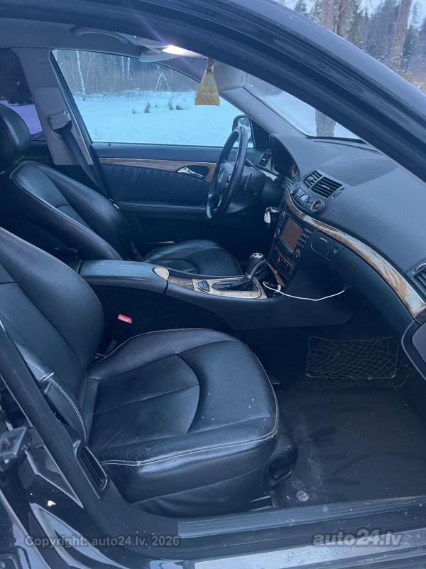 Black Mercedes-Benz E-Class 2007 in Tallinn, with an engine capacity of 3.00 L and mileage of 320 thousand km for 4444 €, photo 11 on AUTOMOTO.COM.LV