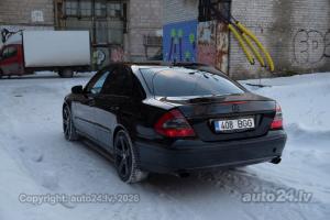 Melns Mercedes-Benz E-Class 2007 Tallina, ar dzinēja tilpumu 3.00 L un nobraukumu 426 tūkst. km par 5500 €, foto 13 vietnē AUTOMOTO.COM.LV