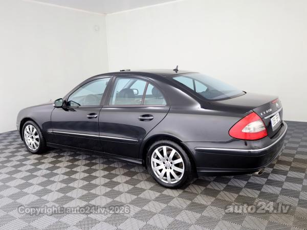 Melns Mercedes-Benz E-Class 2007 Tallina, ar dzinēja tilpumu 3.00 L un nobraukumu 327 tūkst. km par 2999 €, foto 4 vietnē AUTOMOTO.COM.LV
