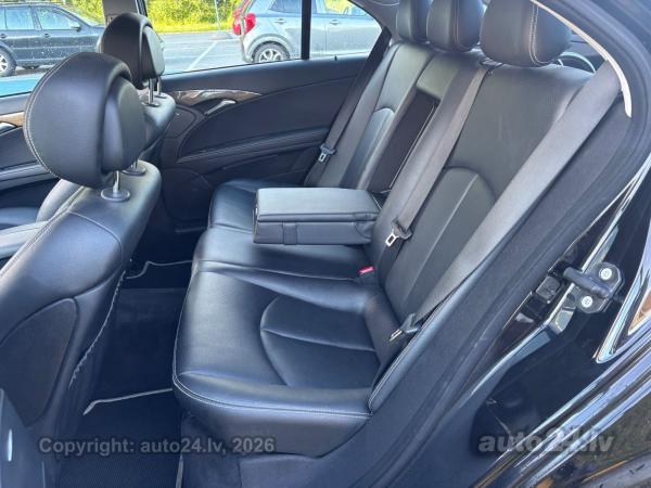 Melns Mercedes-Benz E-Class 2007 Tallina, ar dzinēja tilpumu 3.00 L un nobraukumu 327 tūkst. km par 3499 €, foto 10 vietnē AUTOMOTO.COM.LV