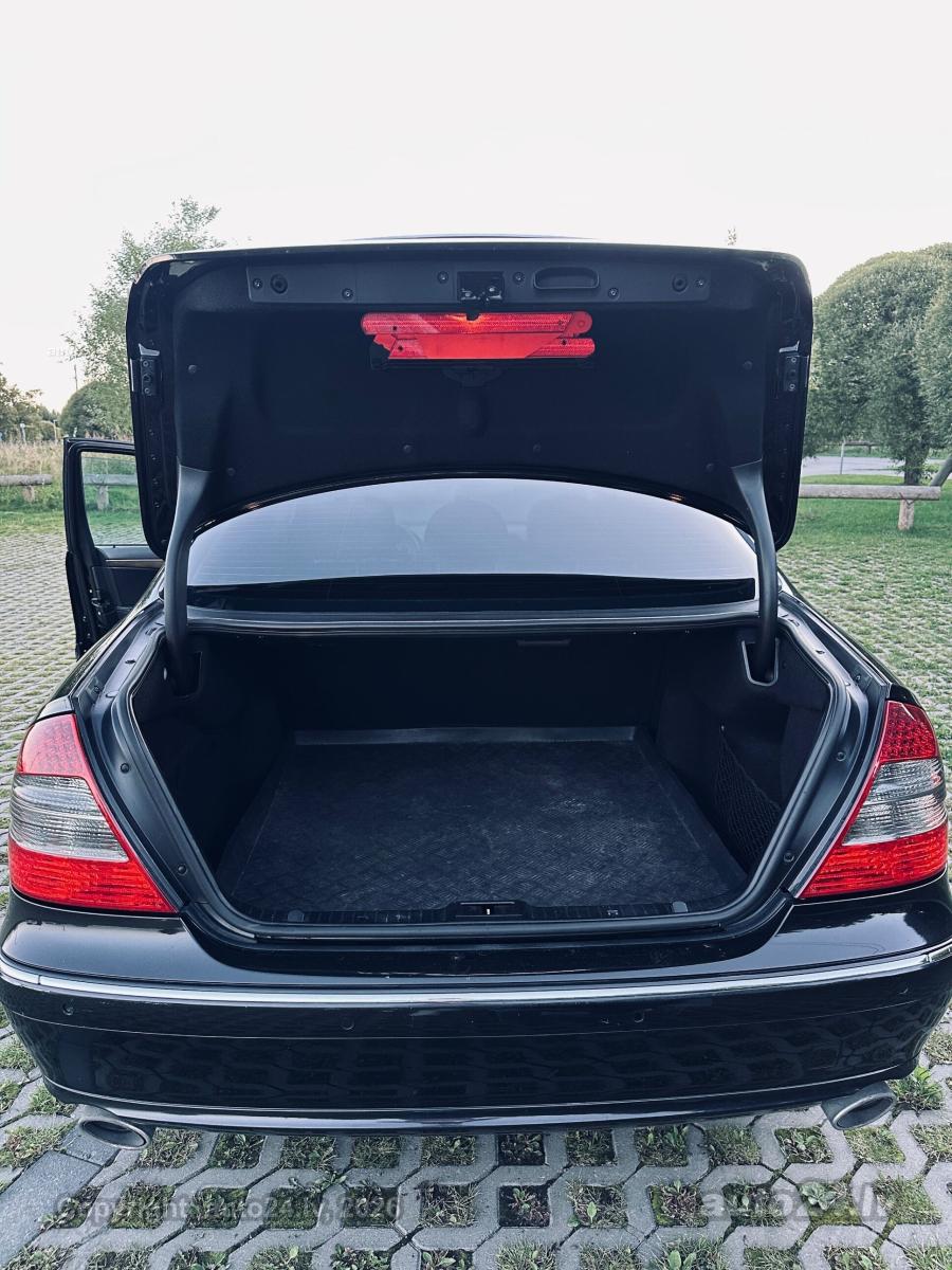 Melns Mercedes-Benz E-Class 2007 Tallina, ar dzinēja tilpumu 3.00 L un nobraukumu 0 tūkst. km par 8000 €, foto 6 vietnē AUTOMOTO.COM.LV