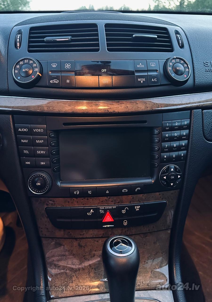 Melns Mercedes-Benz E-Class 2007 Tallina, ar dzinēja tilpumu 3.00 L un nobraukumu 0 tūkst. km par 8000 €, foto 19 vietnē AUTOMOTO.COM.LV