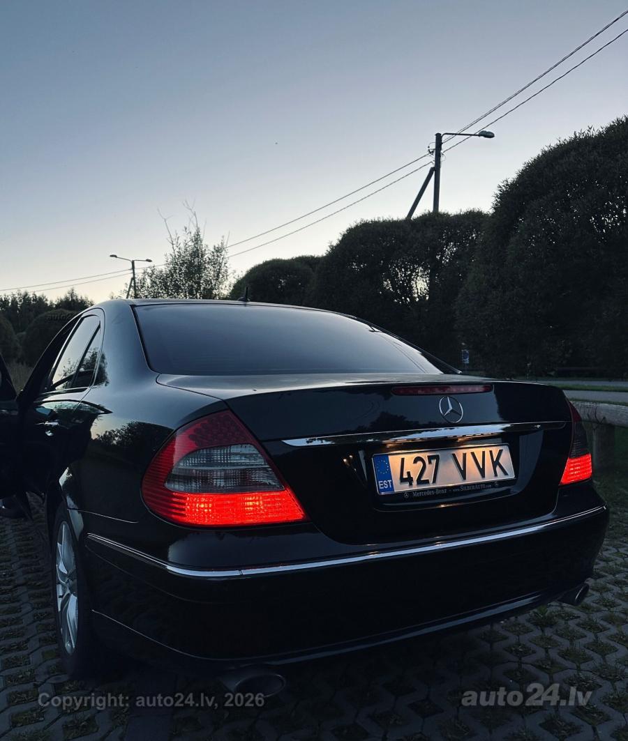 Melns Mercedes-Benz E-Class 2007 Tallina, ar dzinēja tilpumu 3.00 L un nobraukumu 0 tūkst. km par 8000 €, foto 24 vietnē AUTOMOTO.COM.LV