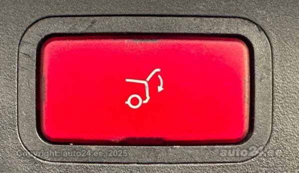 Melns Mercedes-Benz E-Class 2008 Tallina, ar dzinēja tilpumu 3.00 L un nobraukumu 305 tūkst. km par 5499 €, foto 11 vietnē AUTOMOTO.COM.LV