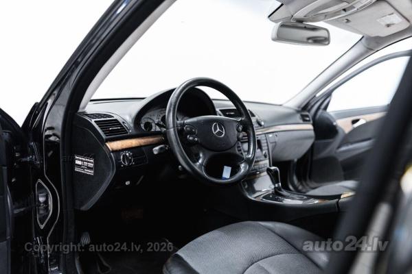 Melns Mercedes-Benz E-Class 2008 Tallina, ar dzinēja tilpumu 3.00 L un nobraukumu 404 tūkst. km par 3999 €, foto 11 vietnē AUTOMOTO.COM.LV