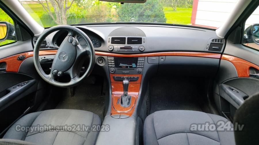Black Mercedes-Benz E-Class 2008 in Tallinn, with an engine capacity of 1.80 L and mileage of 228 thousand km for 4999 €, photo 11 on AUTOMOTO.COM.LV