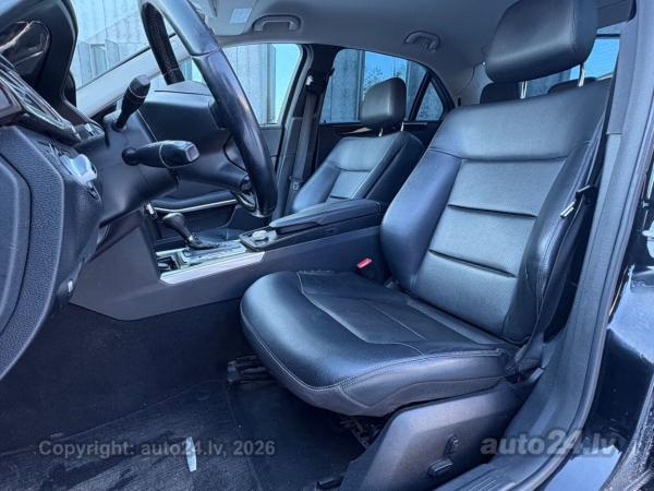 Black Mercedes-Benz E-Class 2009 in Rapla, with an engine capacity of 2.10 L and mileage of 364 thousand km for 5500 €, photo 9 on AUTOMOTO.COM.LV