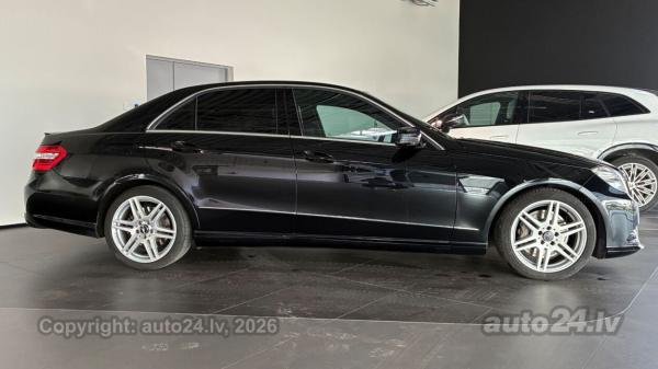 Melns Mercedes-Benz E-Class 2009 Tallina, ar dzinēja tilpumu 5.50 L un nobraukumu 230 tūkst. km par 15500 €, foto 3 vietnē AUTOMOTO.COM.LV