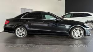 Melns Mercedes-Benz E-Class 2009 Tallina, ar dzinēja tilpumu 5.50 L un nobraukumu 230 tūkst. km par 15500 €, foto 3 vietnē AUTOMOTO.COM.LV