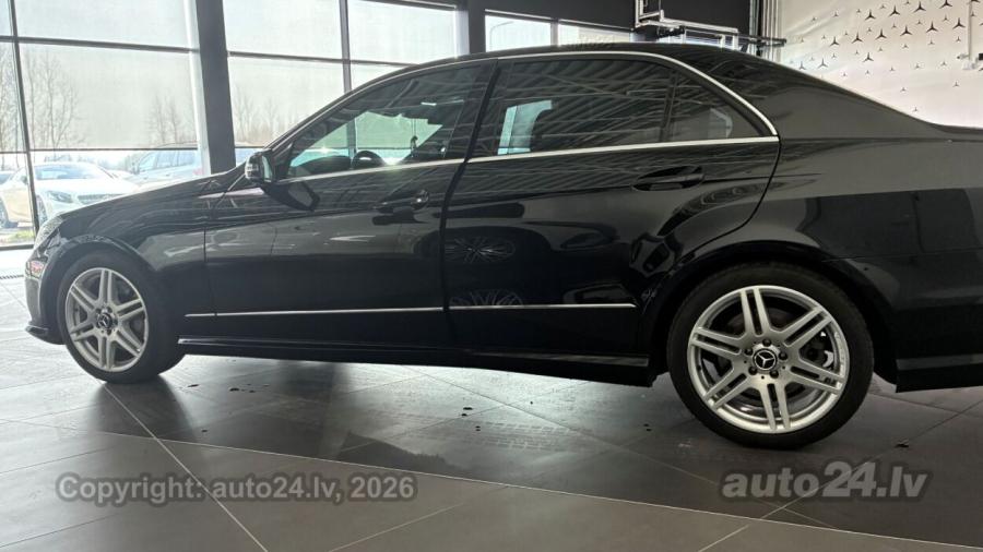 Melns Mercedes-Benz E-Class 2009 Tallina, ar dzinēja tilpumu 5.50 L un nobraukumu 230 tūkst. km par 15500 €, foto 6 vietnē AUTOMOTO.COM.LV